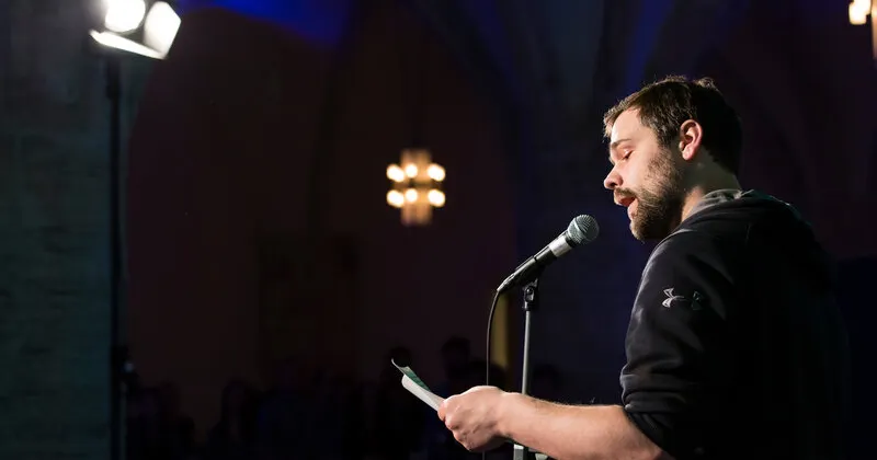 Moderne Lyrik live – der OMV Poetry Slam feiert sein Comeback | OMV.de